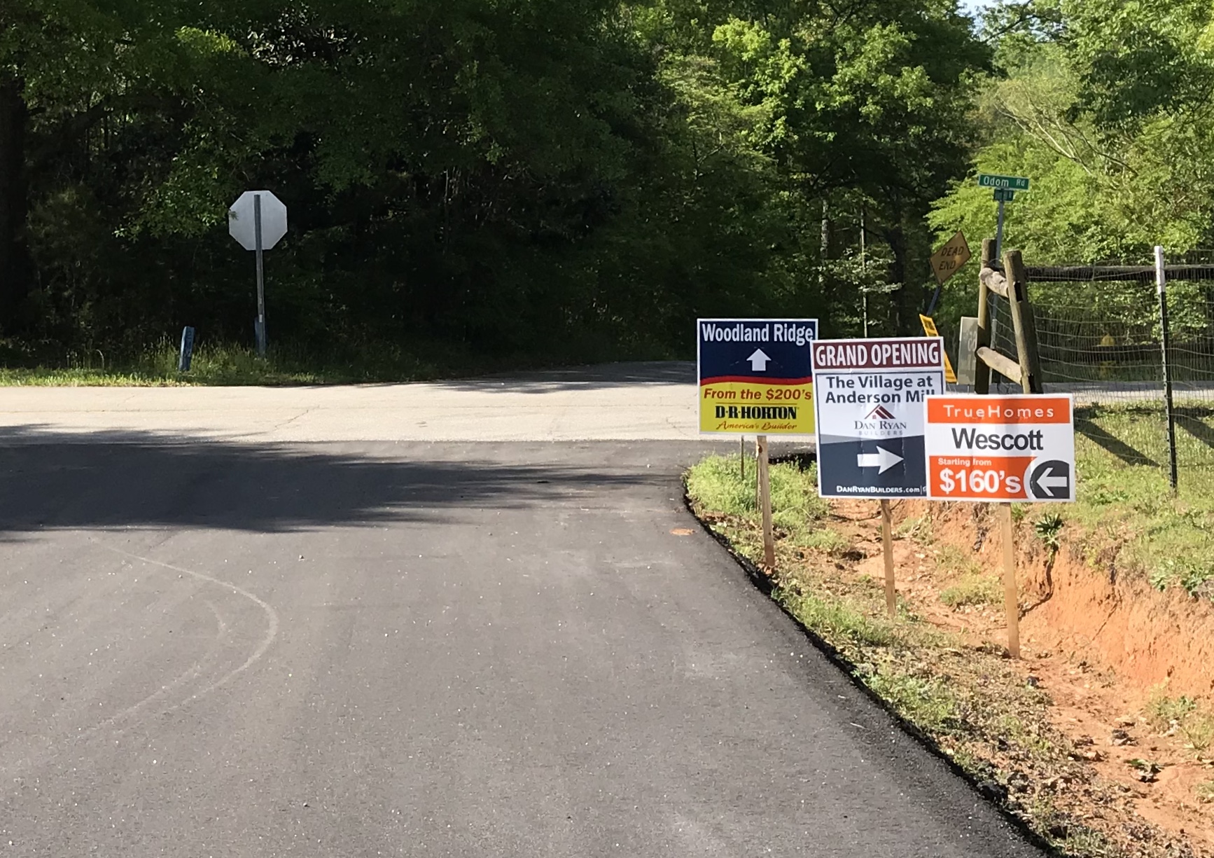 Weekend Directional Signs - Marathon Signs